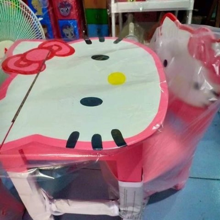 Hello Kitty Study Table at 3000.00 from Laguna. | LookingFour Buy ...