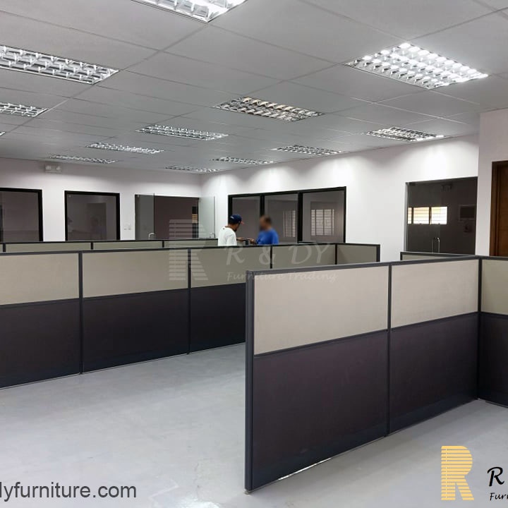 MODULAR OFFICE PARTITION/ WORKSTATION/ CUBICLE at 3000.00 from City of ...