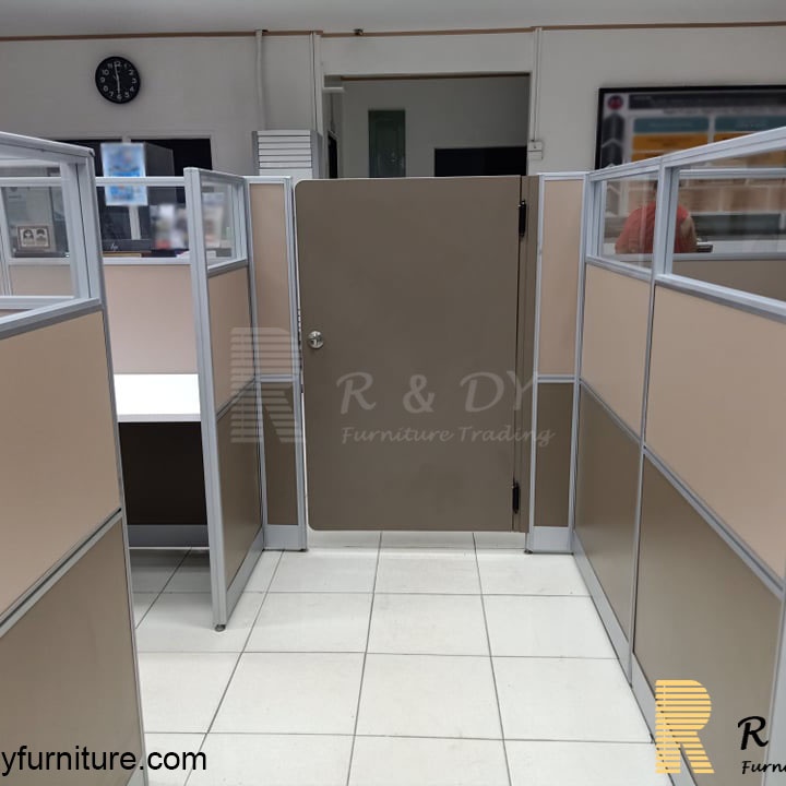MODULAR OFFICE PARTITION AND TABLE- L-TYPE TABLE at 123.00 from City of ...