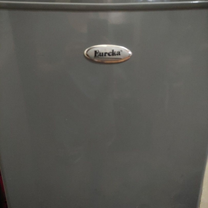 Eureka Mini Ref Personal Used at 2500.00 from City of Las Piñas ...