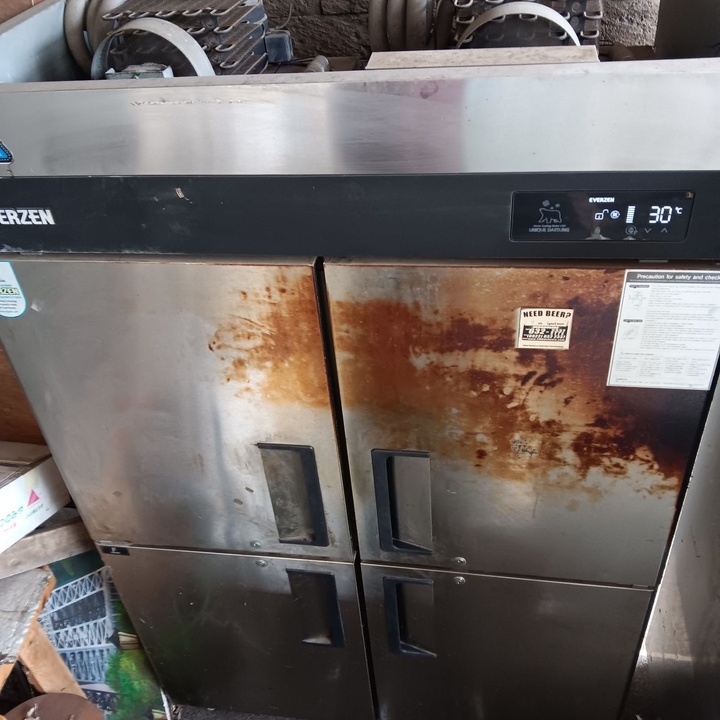 2nd hand chiller and freezer and coffe maker at 200000.00 from City of ...
